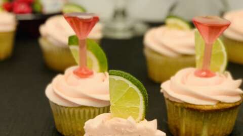 Cosmopolitan Cupcakes ~ Intensive Cake Unit